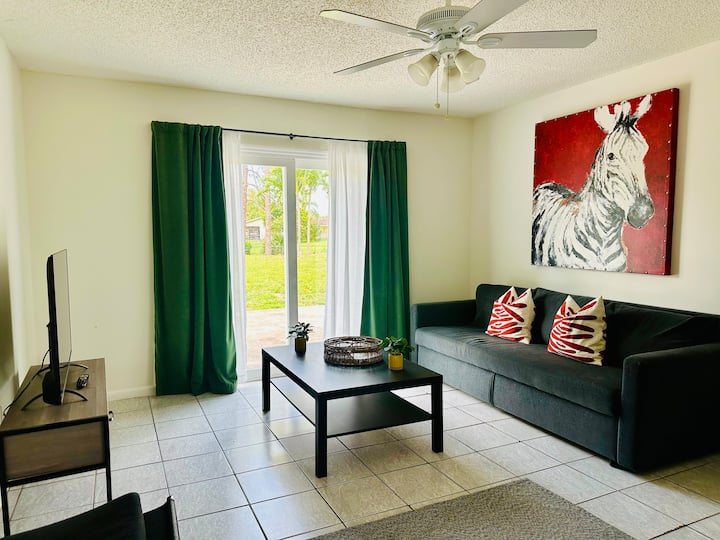 House 4br, 5 Beds, 2 Sofa Beds. West Palm Beach. - Royal Palm Beach, FL