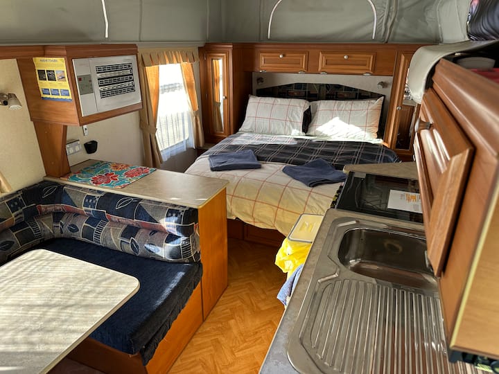 Comfy 4 Bed 3 Beds @ Heart Of Earth Frequency Fest - 