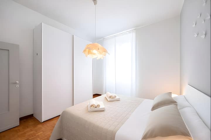 - Butterfly - Dans Le Village De L’art - Bérgamo