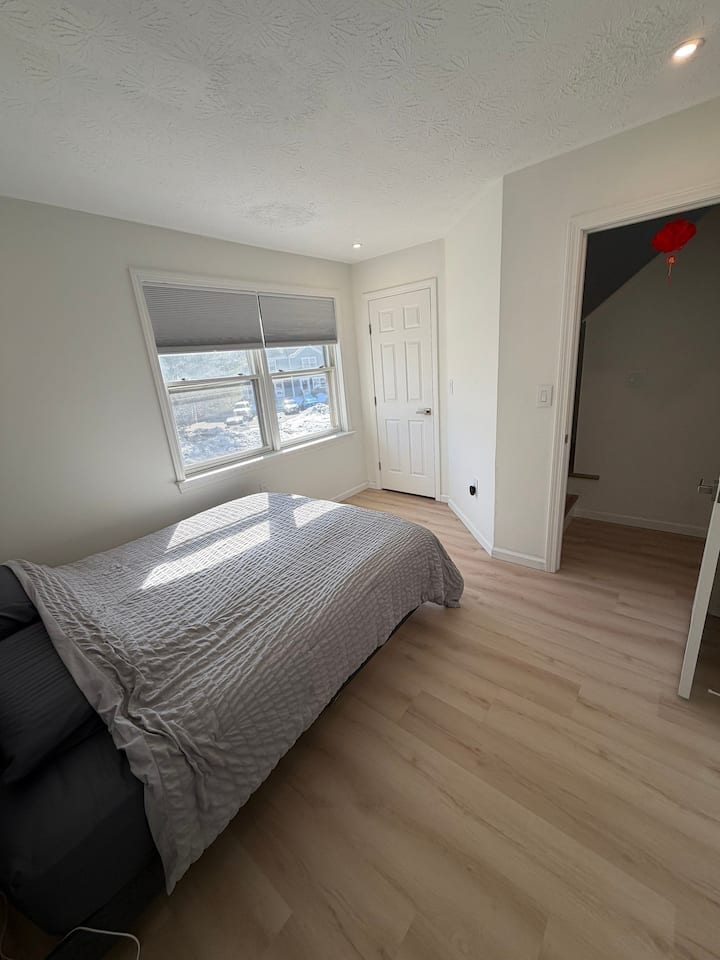 Private 3rd Floor Suite W/ Bath, Tvs & Terrace - Nashua, NH