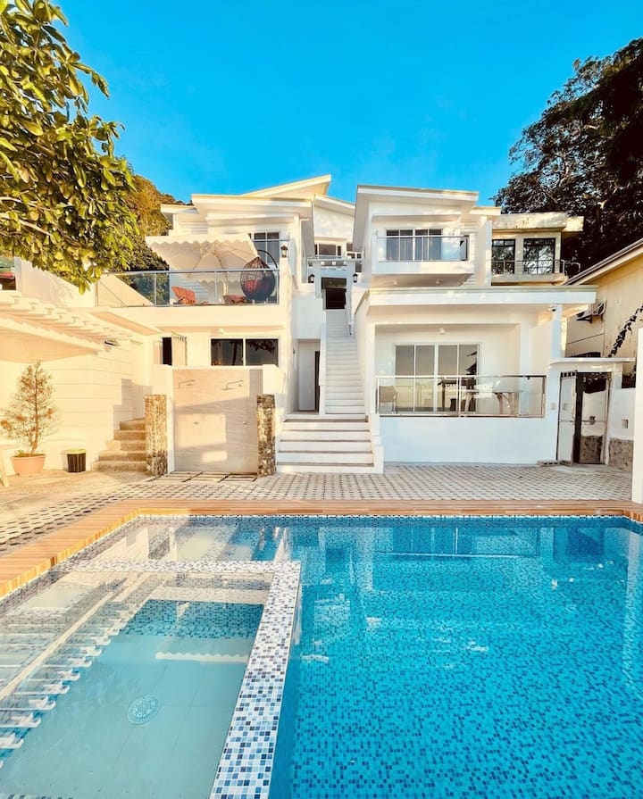 Beach-front Home In Mabini Batangas W/ Pool - Mabini