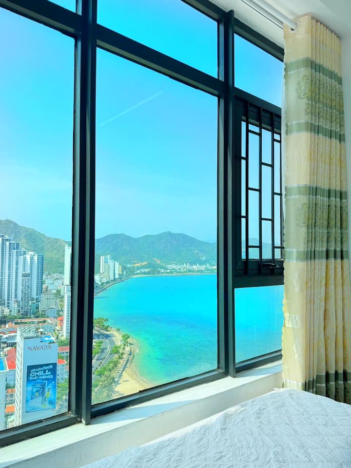 Beautiful Sunshine Beach View Apartment - Vietnam