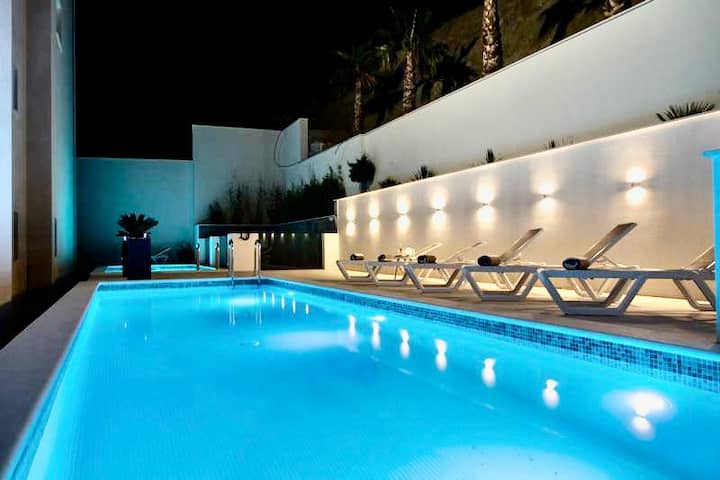 Neue 2 Zi. Wohng. Pool, Lift, Balkon In Makarska - Makarska