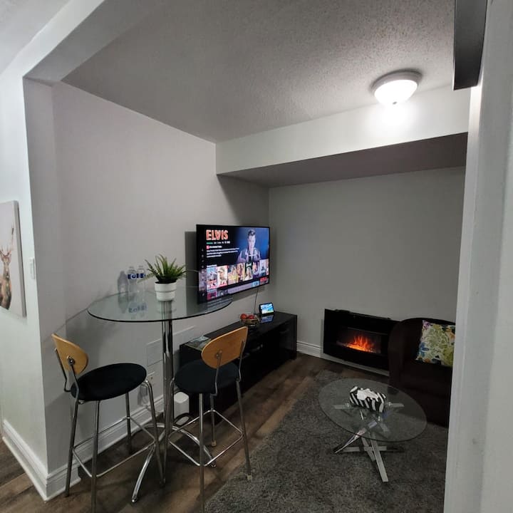 The Trail House - Kanata