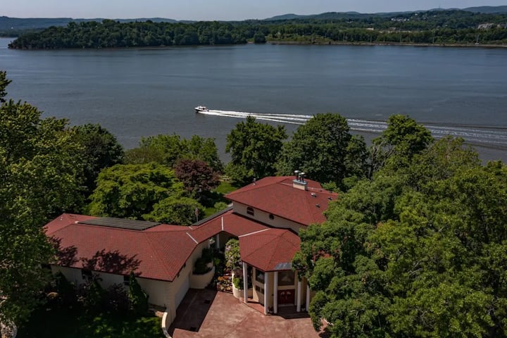 Hudson River Valley Estate New Listing - Peekskill, NY