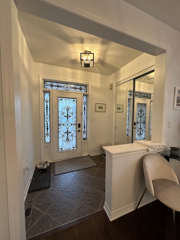 Beautiful Home For Rent - Grimsby