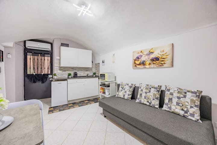 La Casa Nel Borgo. Centro Ariston E Mare. - Sanremo