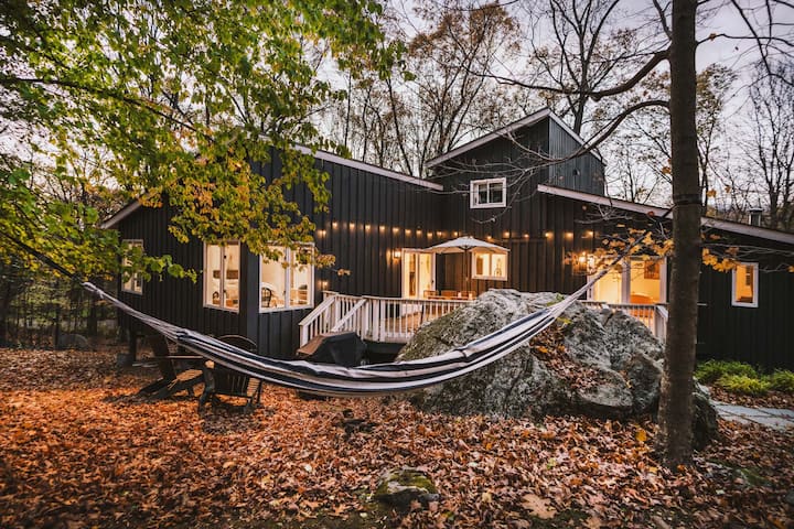 Luxury Woodland Cabin Getaway Near Warwick - Hudson Valley, NY
