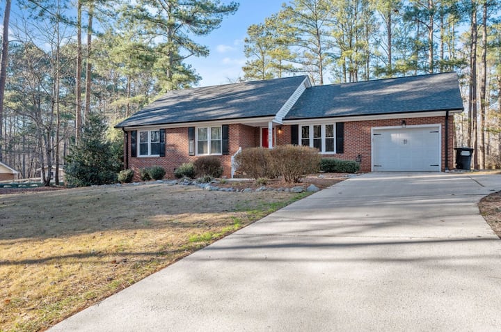 3br/2ba Updated Ranch~ Apex~close To Holly Springs - Cary, NC