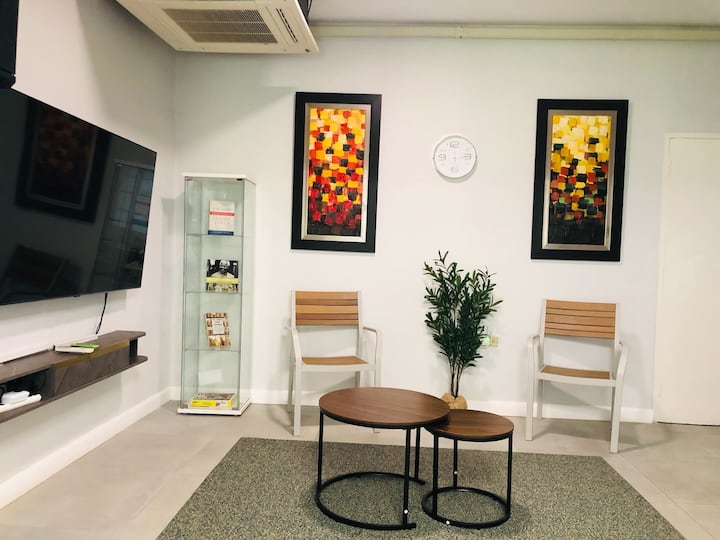 Luxury Home In Queensboro, Kingston 19. - Kingston