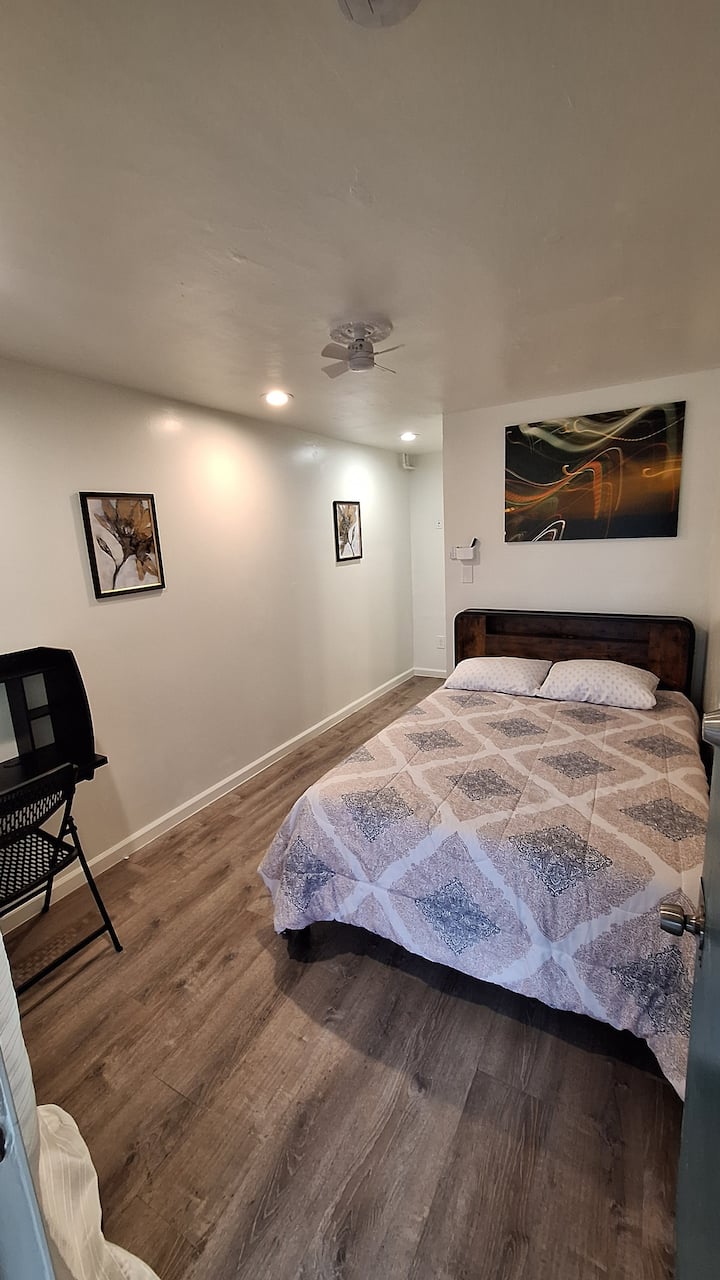 (Full Bed) Room - Redwood City, CA