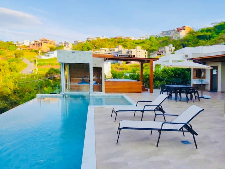 Mansão Deluxe Com Spa & Piscina Borda Infinita - Capitólio