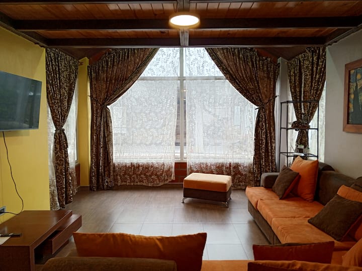 Amplio Y Acogedor Departamento Familiar+ Garaje - Banos