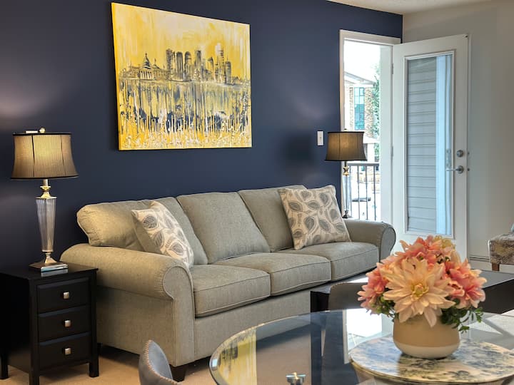 Spacious Condo | Strong Wifi | 2 Parking Spots - Edmonton