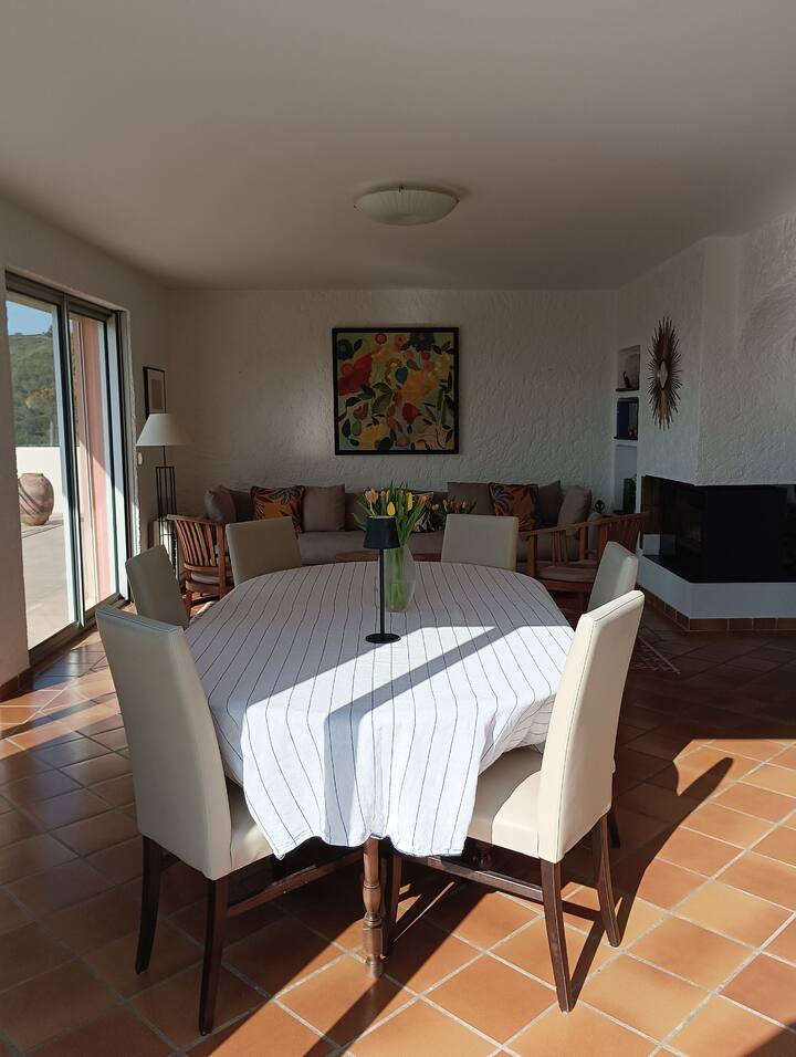 Villanuméro8
Chambre Confort
Grand Lit Pdej Inclus - Peyriac-de-Mer