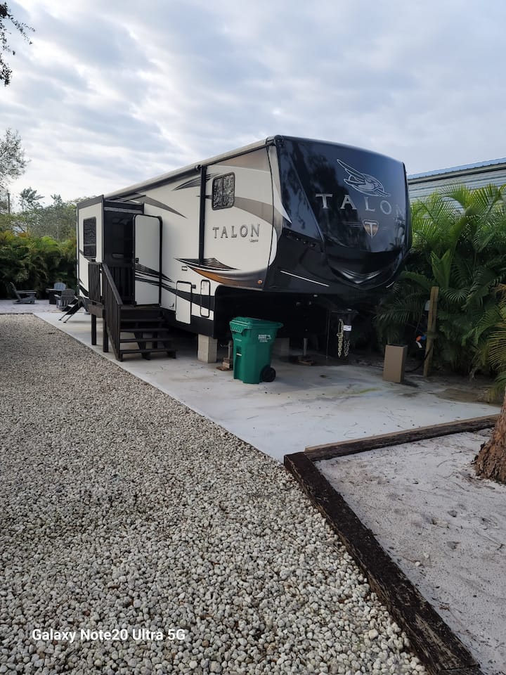 Robins Retreat Too - Fort Pierce, FL