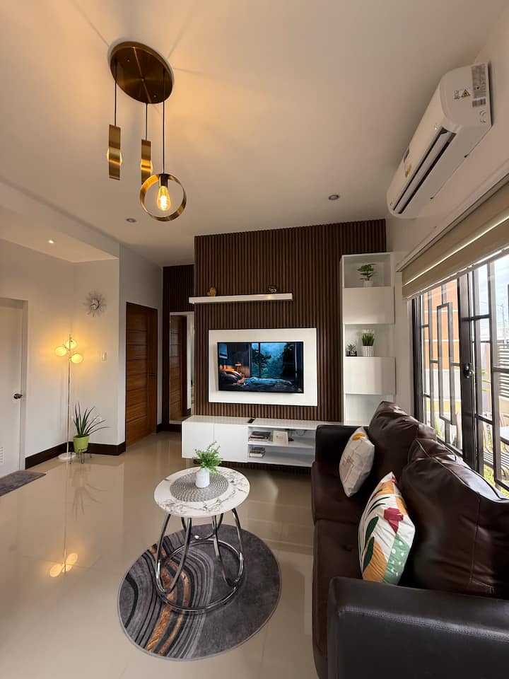 Friendly Home/100mbps Wifi/2br/netflix/w/park - General Santos