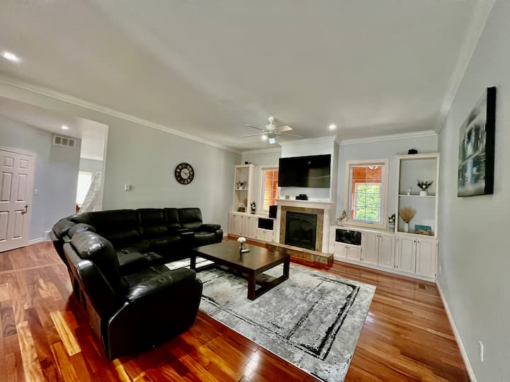 Splendid Chalet In Sauble Beach-9min Walk To Beach - Sauble Beach