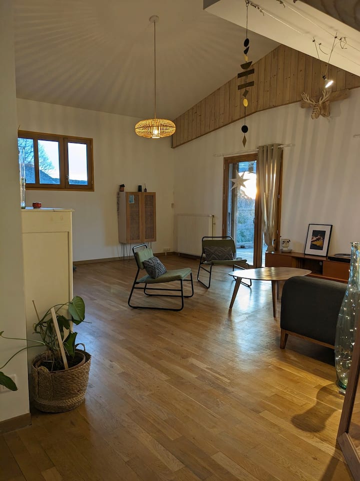 Charmante Maison En Bois. - Créon