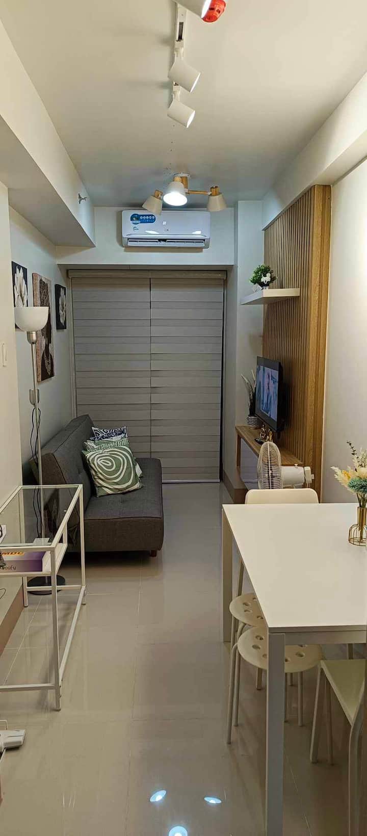 Hera Suites @ Shore 3 Residences - Pasay