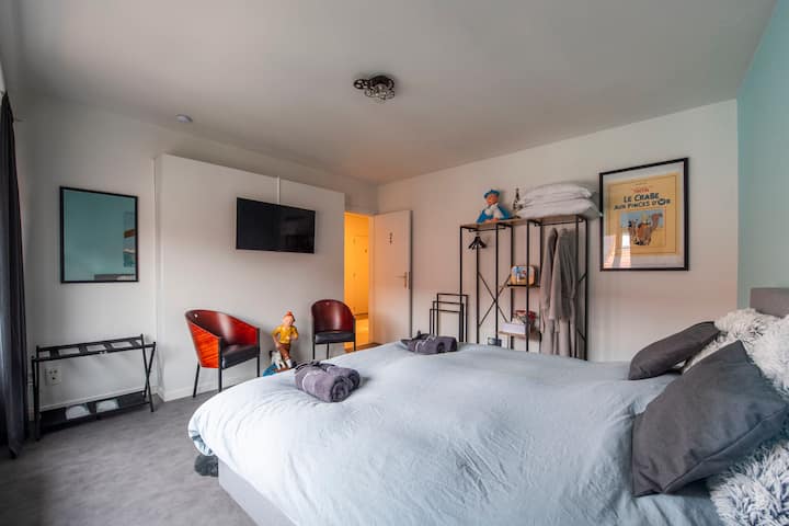 Chambre Avec Salle De Bain Partagée - Bruges