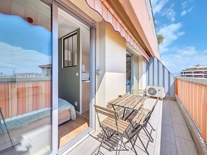 Joli 2 Pièces Avec Terrasse - Plein Centre Ville - Antibes