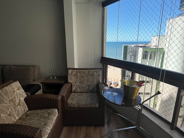 Apartamento Pé Na Areia - Com Garagem Privativa - Balneário Camboriú