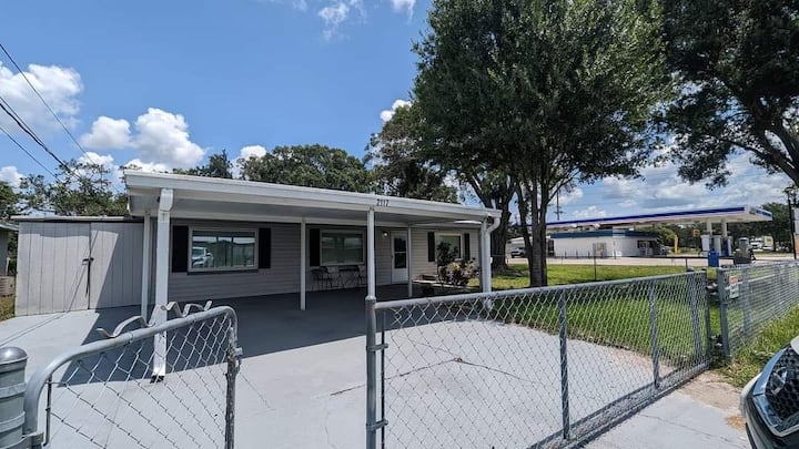 Home With 2 Qeen Bedrooms (4ppl) - Lakeland, FL