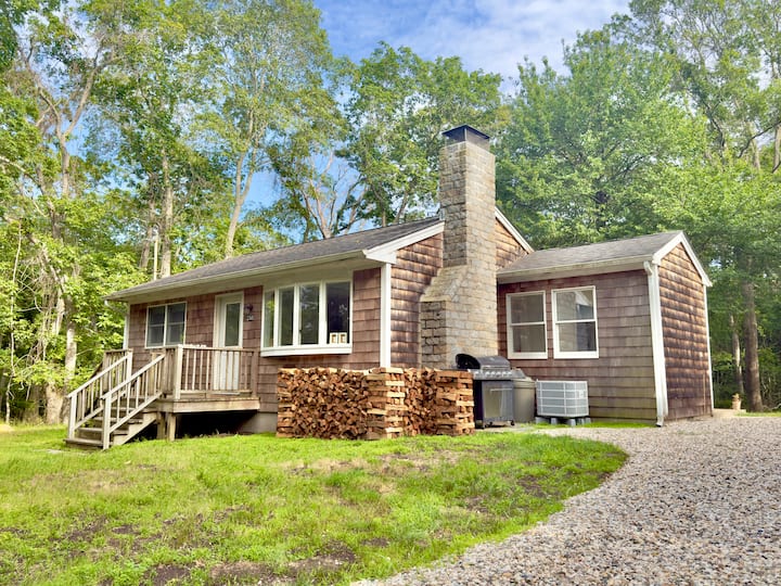 Amagansett Walk-to-the-bay Beach House - East Hampton, NY
