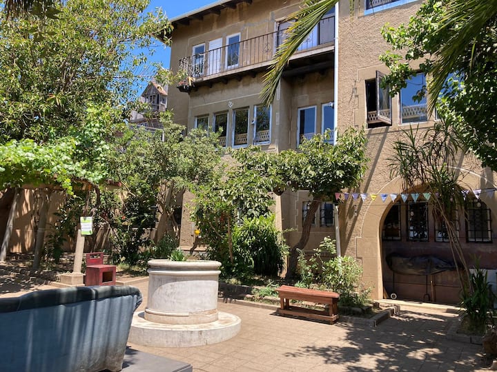 Hospedaje Completo En Gran Casona Patrimonial - Valparaíso