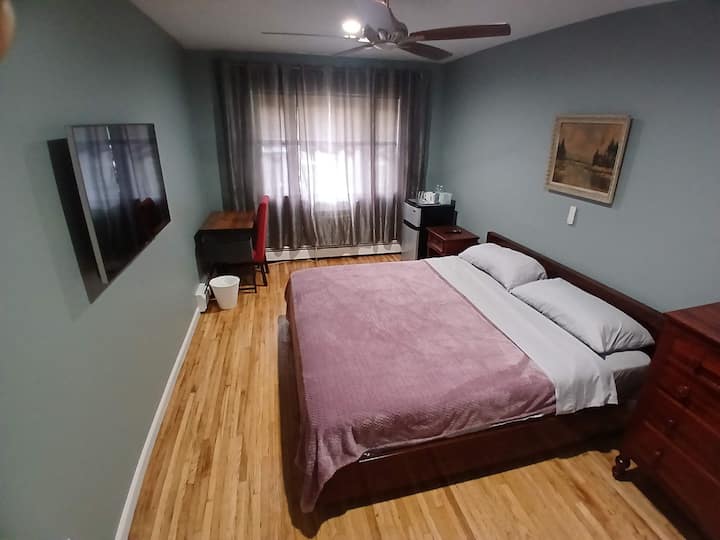 Clean Spacious Nyc Room Near Subway/bus/highways - The Bronx, NY