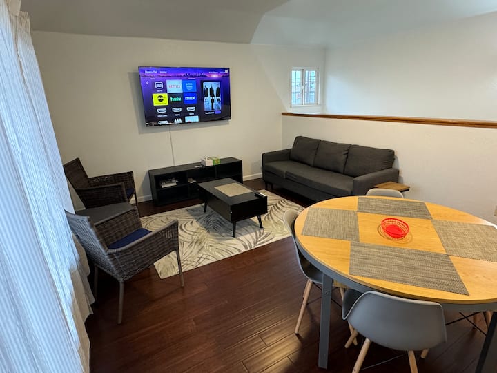 Modern Upstairs Unit In San Lorenzo - Hayward, CA