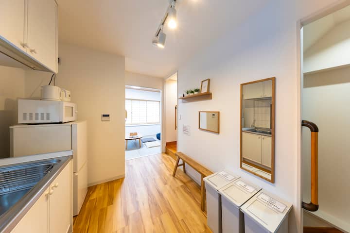 2 Min To Station | Entire 2–3f For Up To 7 Guests - Fukuoka