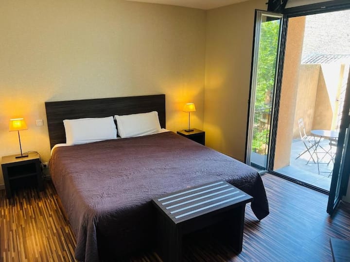 L’hôtel Brasserie De La Bourse - Bagnols-sur-Cèze