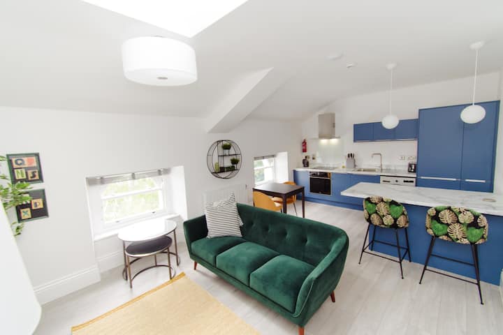 Corporate Flat - Cork