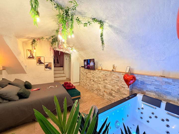 Suite Spa Privatif + Petit-déj Au Cœur D’auriol - Auriol