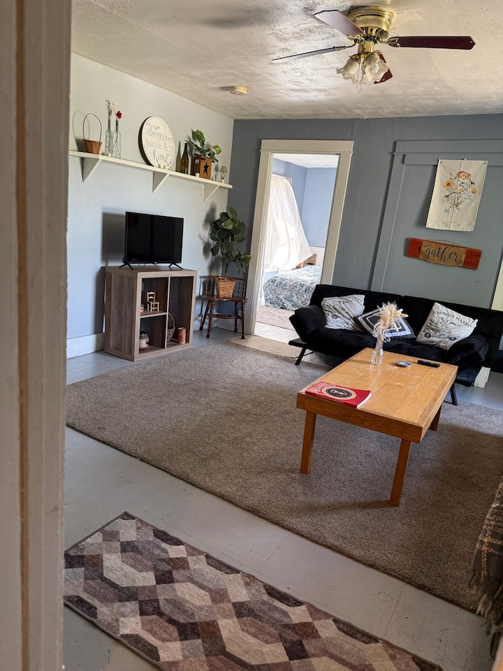 Historic Apt; In The Heart Of Bennington - Bennington, VT