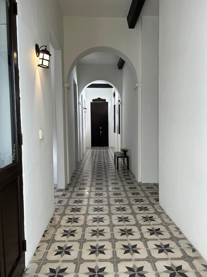 Prime Location In The City - Levittown