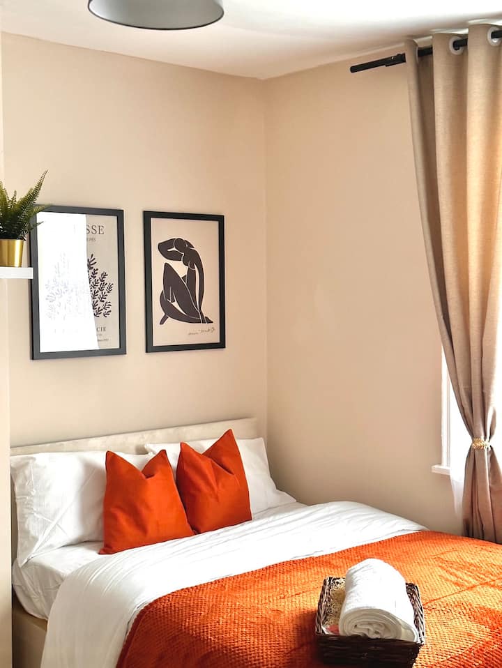 The Matisse In Portsmouth Near City Centre. - Southsea