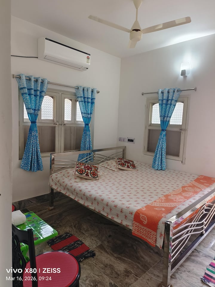 5 Min Walking From Iskcon Ac Apartment - Mayapur