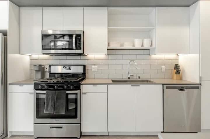 1bd Condo With Free Parking, Gym, Pool In La - Beverly Hills, CA