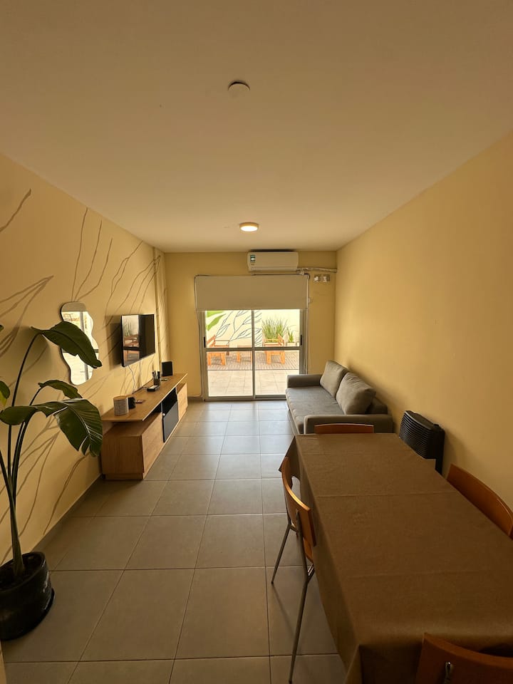 Apartment In Prime Location With Patio & Garage - Rosario
