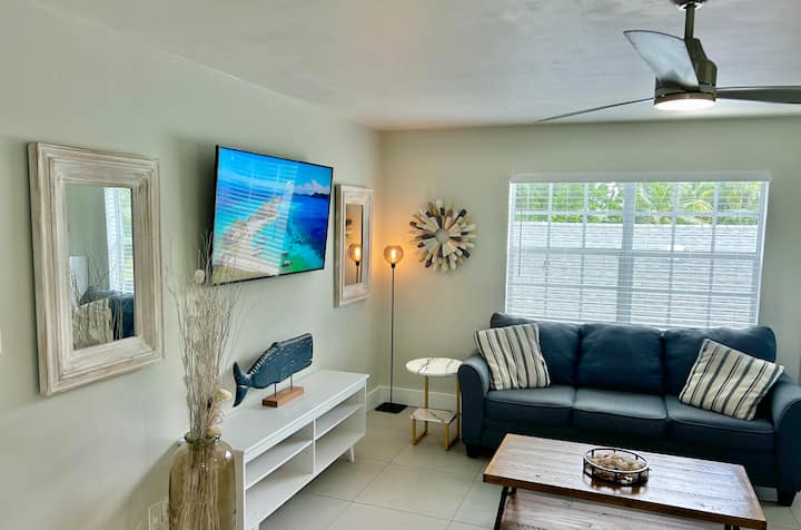 Perfect Location, Close To Everything! - West Palm Beach, FL