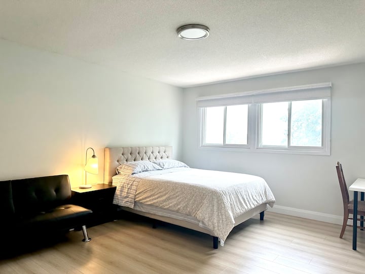 Spacious& Sunny Room #3 At Richmond Hill - Vaughan