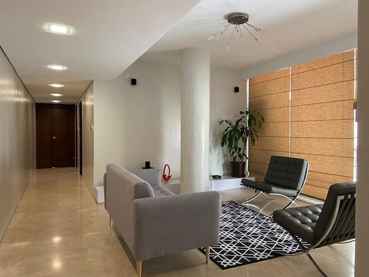 Te Cedo Mi Hogar Por Unos Días - Caracas