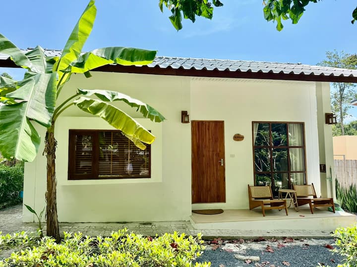 Egg White House - 帕岸島