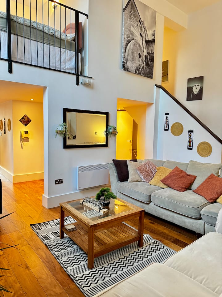 Attractive 2-storey |Town Hall | High Ceilings,4pp - 셰필드