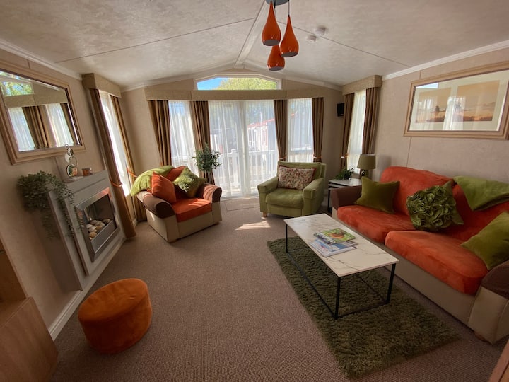 Stylish Red Squirrel Lodge Near Sandown Beach - Shanklin