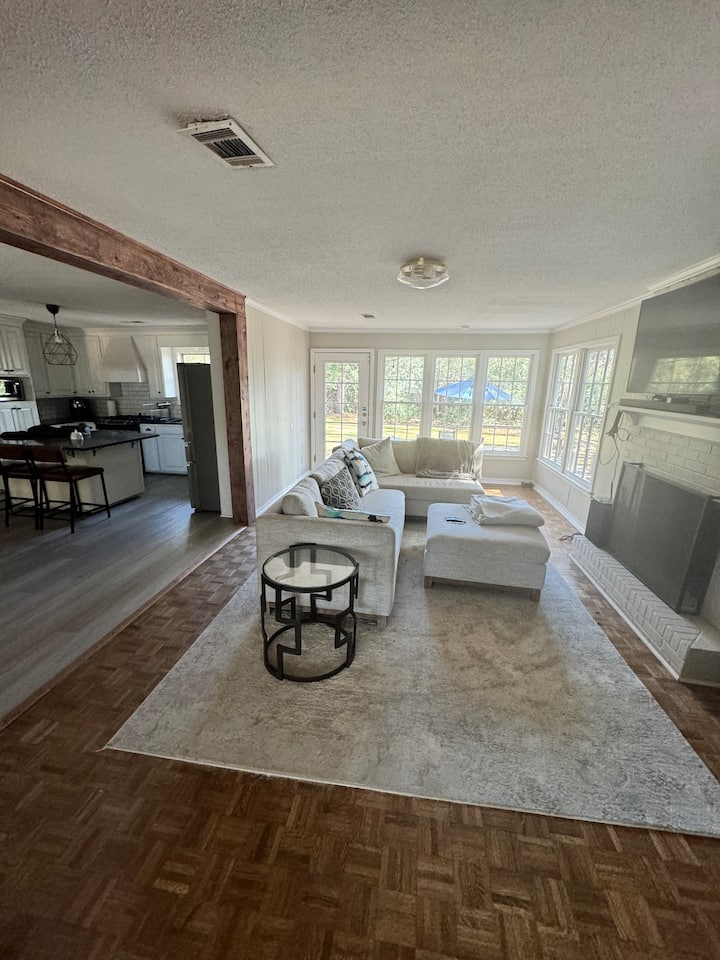 4br,2.5ba Jackson Family House - Jackson, MS