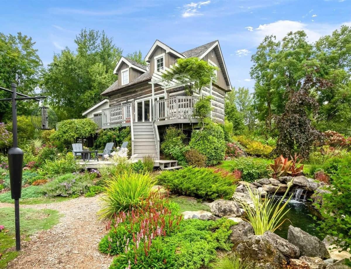 Allenwood Beach Vacation Rentals & Homes - Ontario, Canada | Airbnb